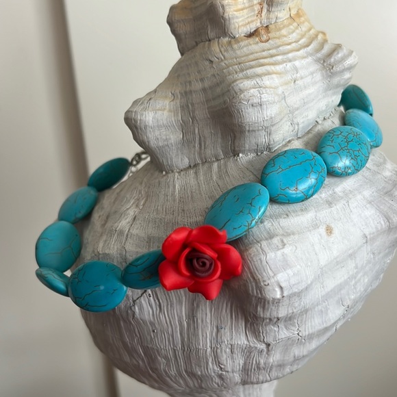 Jewelry | Pretty Faux Turquoise Stone Necklace Wred Floral Accent ...